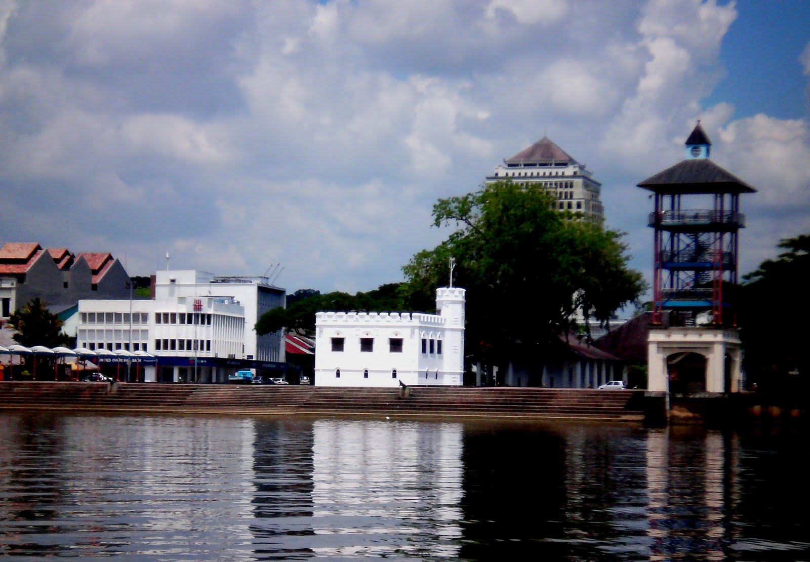 The Square Tower – Discover the History - HolidayGoGoGo