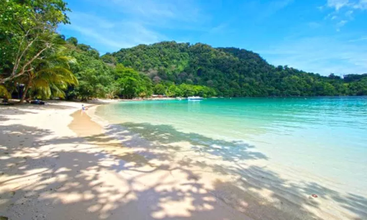 Tenggol Island - Beautiful Gateway for Holiday Lovers - HolidayGoGoGo