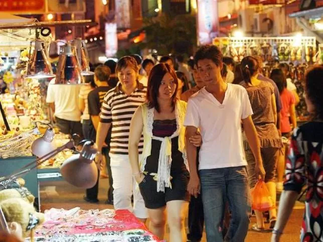 The Streets of Chinatown, Melaka - HolidayGoGoGo